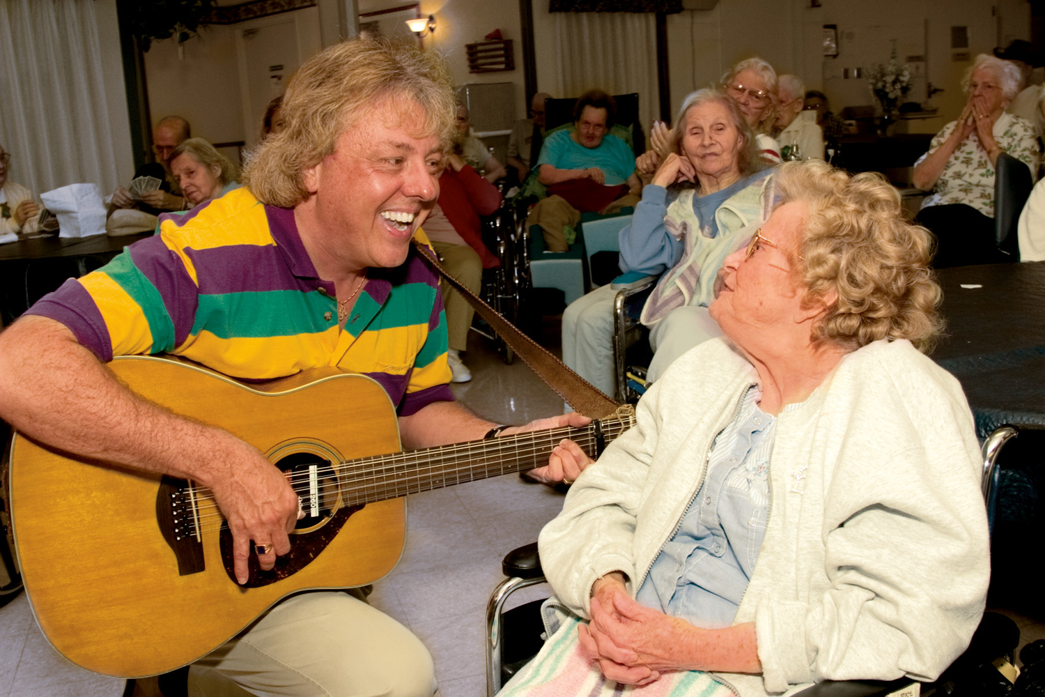 Singer Bob Rowe Performs at Nursing Homes - American Profile